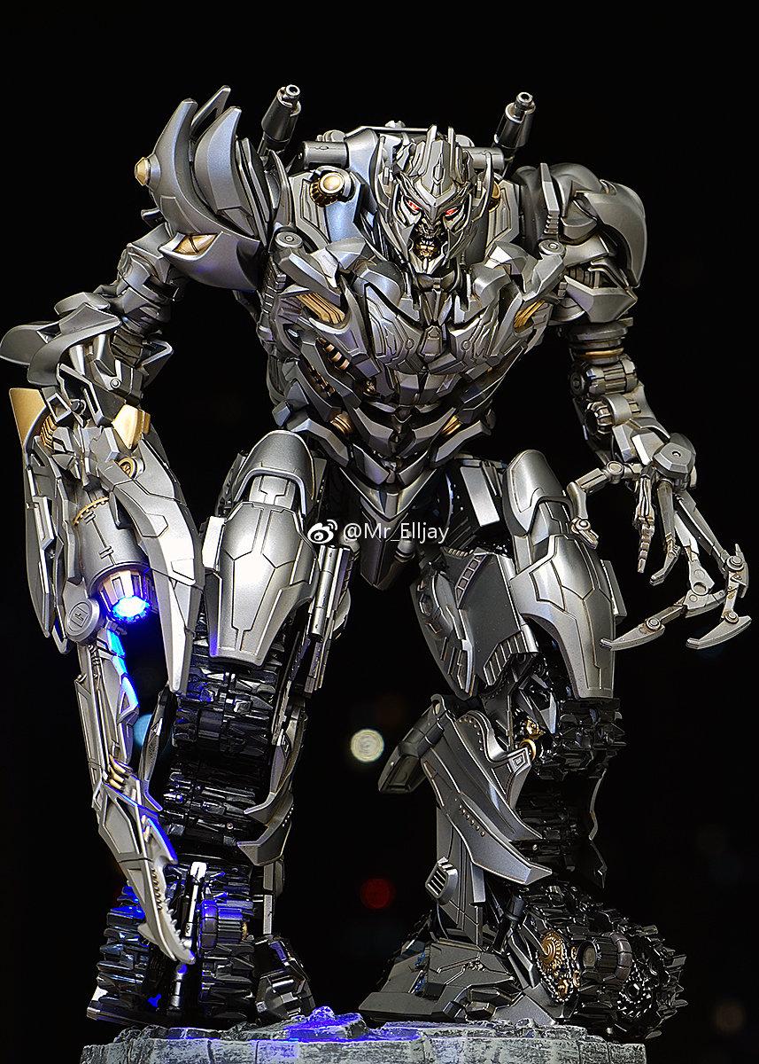 Mô hình robot biến hình TRANSFORMER BMB LS-06 - Megatron Oversize